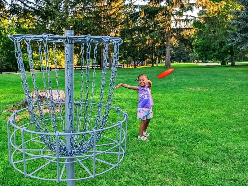 Disc Golf for Kids: Making the Game fun with Dino Discs – Dino Discs